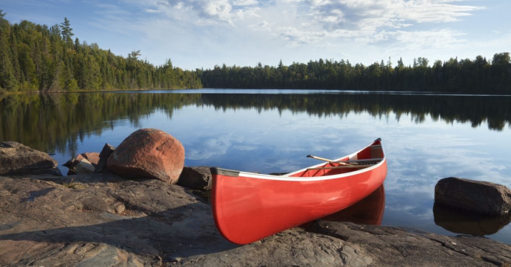 Aluminum Vs Fiberglass Canoe – Which Material Suits Your Paddling Style ...